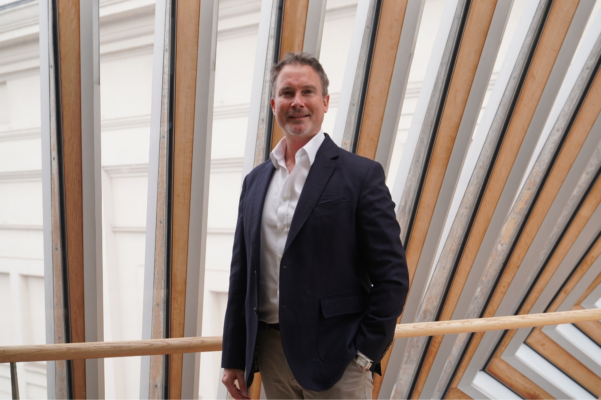 « Inspiré par la science, guidé par l'art. » Nicholas Cleverton, ancien ...